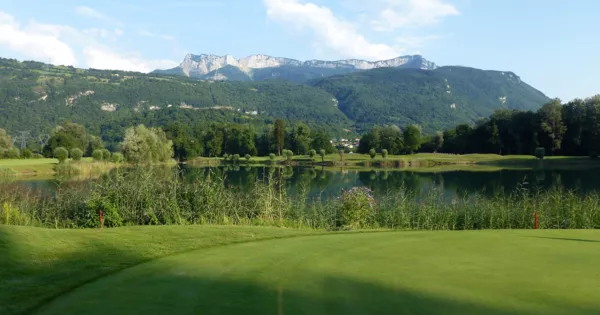Cinq bonnes raisons de jouer au golf de Charmeil | FFGolf
